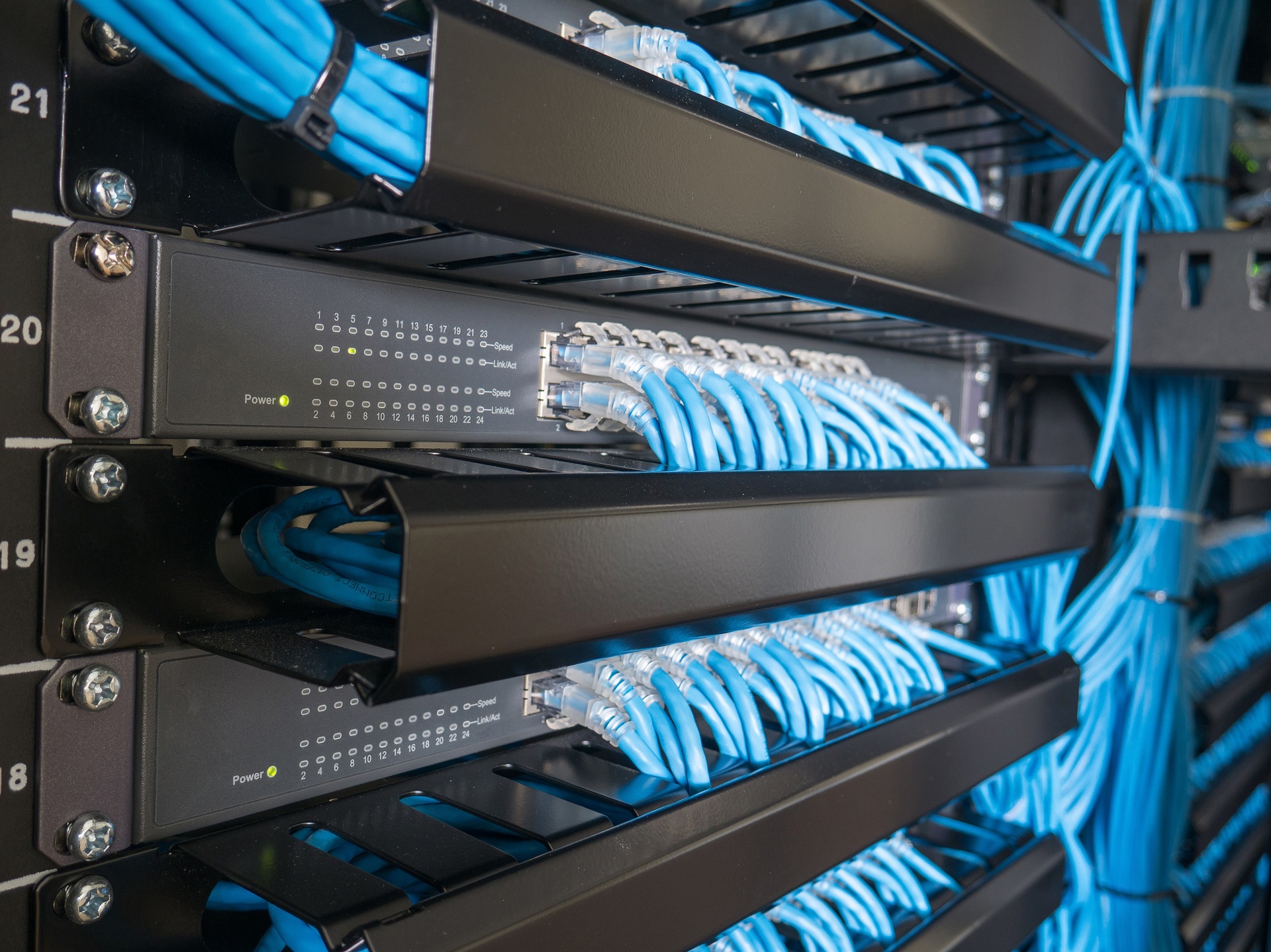 Xtreme Power M90C Modular Three-Phase UPS Systems - Xtreme Power Conversion